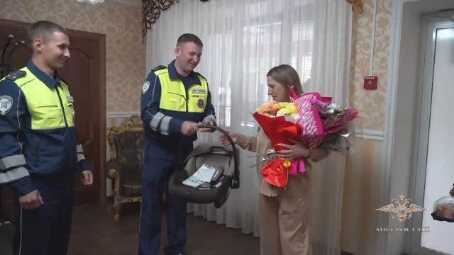 В Липецкой области автоинспекторы доставили в медицинскую организацию беременную женщину
