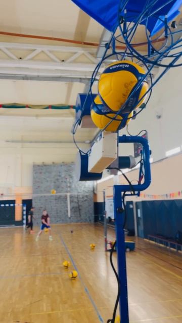 Планирующая подача в волейболе