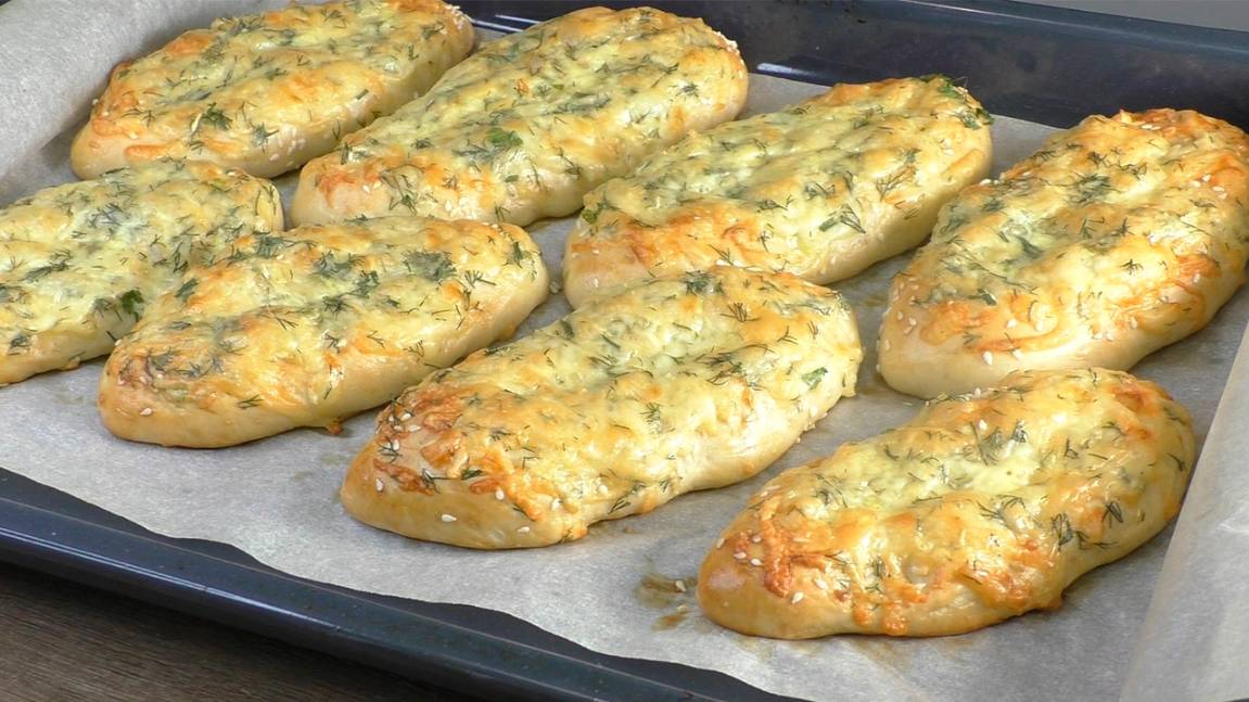 Готовлю вместо пирожков! Вкуснятина с сыром, чесноком и зеленью. Простой рецепт!