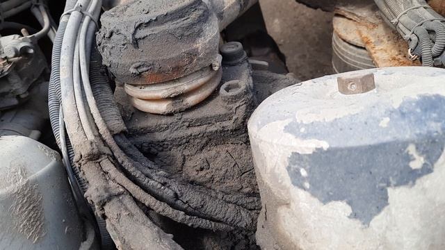 Не отпускает заднее колесо MAN F2000