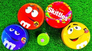 Мультики для детей. Распаковка вкусных конфет Skittles и M&M'S. Сладкие мультики для малышей.
