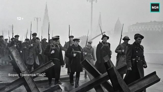 Солдаты на Софийской набережной | Живая История