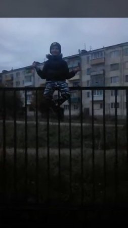 Прикол с малышом и карлсоном