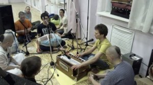 2016.04.03, Вс. - СПб, КЦ Гаура. 04 - Вс Киртаны после Прогаммы.