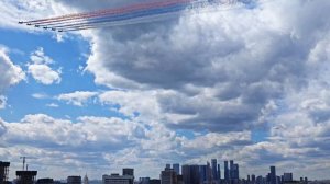 Кадры генеральной репетиции воздушной части парада Победы в Москве