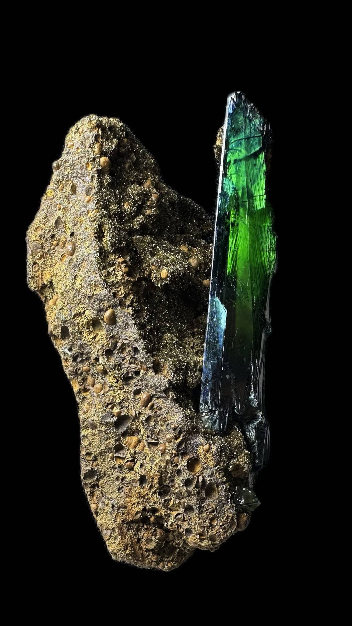 Лудламит с вивианитом на матрице