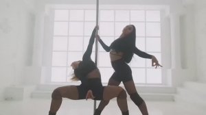 Карина и Милана: Стриптиз, который поднимет любой болт! 🔥💃 18+