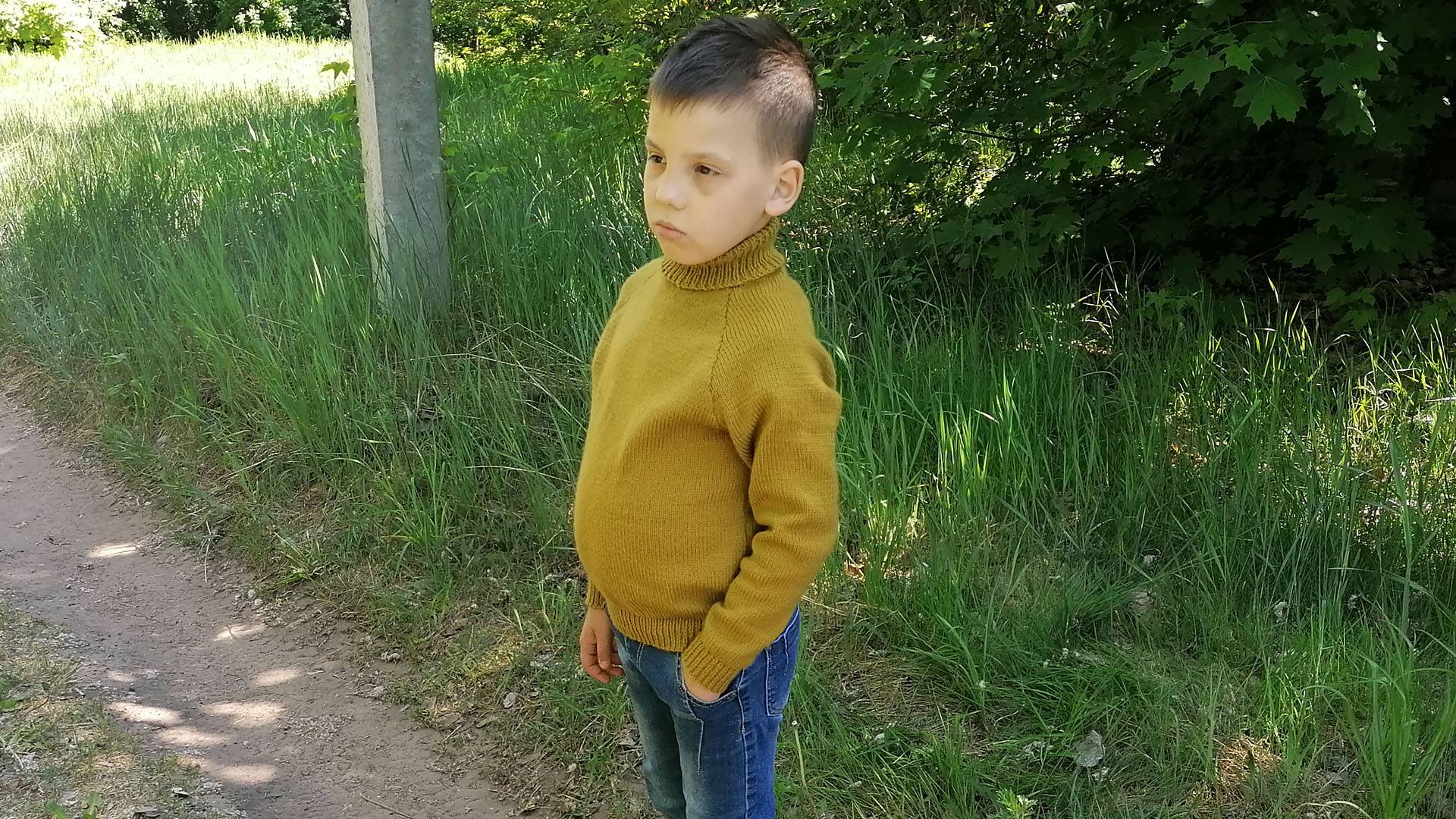 Готовая работа //Детский свитер на вязальной машине.