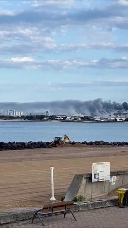 Во французском порту Ла-Рошель вспыхнул пожар на зерновых элеваторах