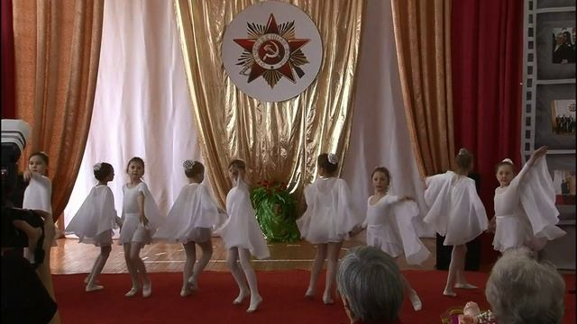 Танец на 9 мая Птицы белые! Оценим друзья!