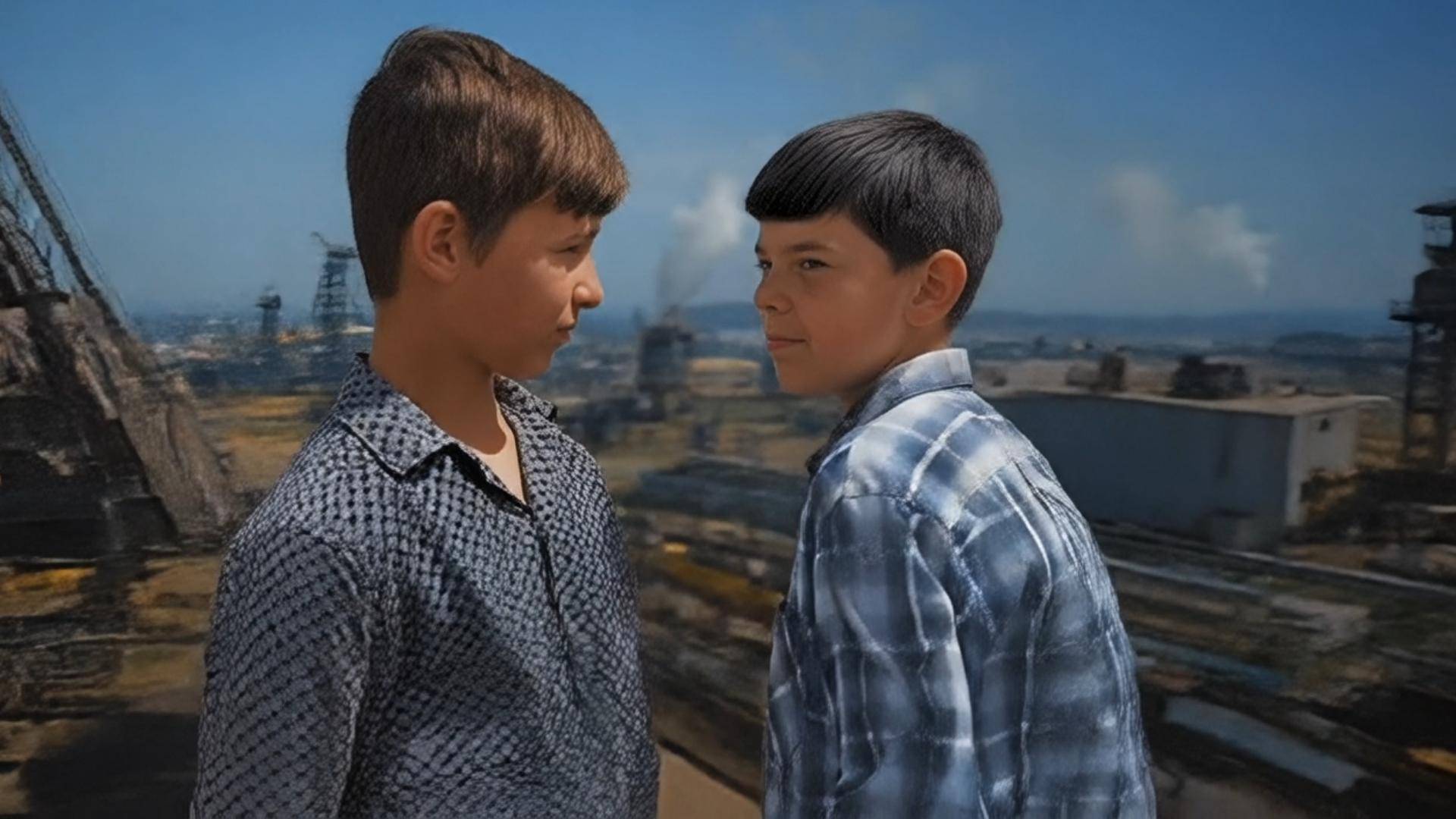 ВАУ-видео 2-х друзей на фоне промышленных объектов с панорамным видом 😍🔥