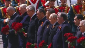Владимир Путин. Возложение цветов к Могиле Неизвестного Солдата 9 мая 2025 года.