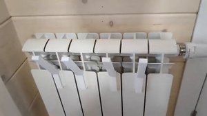 Сушилка на батарею для обуви и одежды, крючки на батар?
