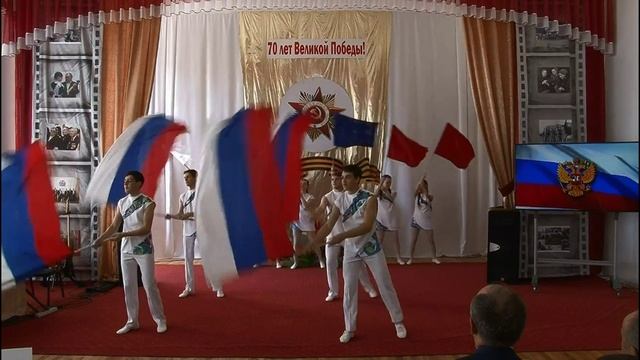 Прекрасный танец с флагами на 9 мая! Как вам друзья?