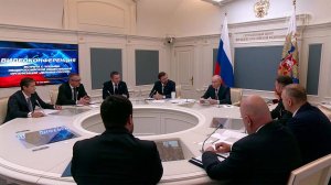 Задачи в экономике обсудил Владимир Путин на встрече с представителями "Деловой России"