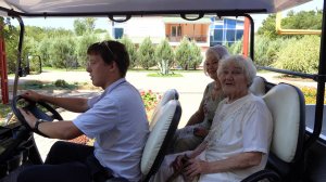 Экскурсия на электромобиле по санаторию Пирогова с Соповой Ефросиньей Фоминичной