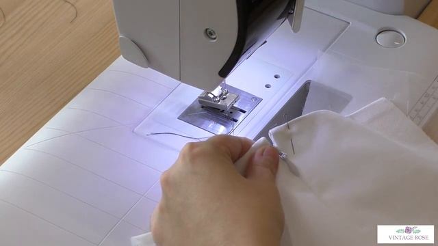 Урок 16. Вшиваем потайную молнию, стачиваем задний шов и закрываем подкладкой