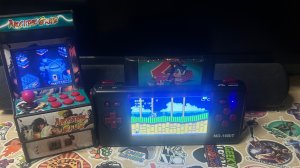 Портативная SEGA MEGA DRIVE на картриджах.