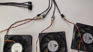 Тест переходника Molex - 4 разъема 4 пин вентиляторных