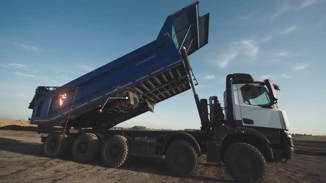 Новый карьерный самосвал КАМАЗ / Карьерный самосвал КАМАЗ