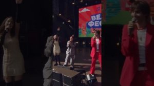 В этом году Вельвет Фест ещё ярче — 2 дня музыки, солнца и счастья: 16 и 17 августа, сад «Эрмитаж»!