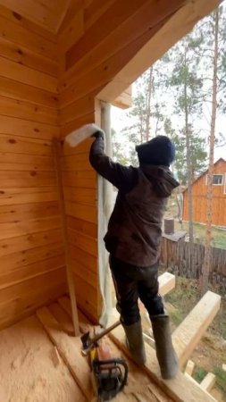 Выпиливание оконного проема  #брус #стройка #домподклю