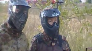 Пейнтбол 10 09 2011 на блоках  Наша группа обходит противн?