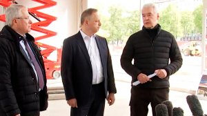 Собянин осмотрел ход работ по реконструкции стадиона «Металлург» в Москве