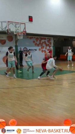 Блок-шот от игрока команды «Sharks»