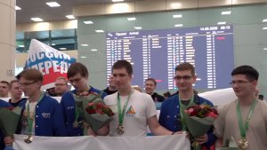 Десять из десяти: российские школьники привезли золото с олимпиады по химии в Бразилии