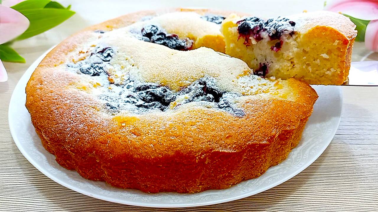 😋Легкий рецепт ягодного пирога! Домашний десерт со свежими ягодами!