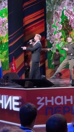 Всех с праздником! Песни тех лет навсегда останутся с нами