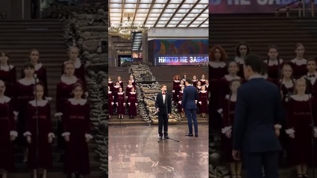 “Добрая сказка» А.Пахмутова. Соло А.Розов #песни #пахмутова #добраясказка #бдх #розов #песнипромаму