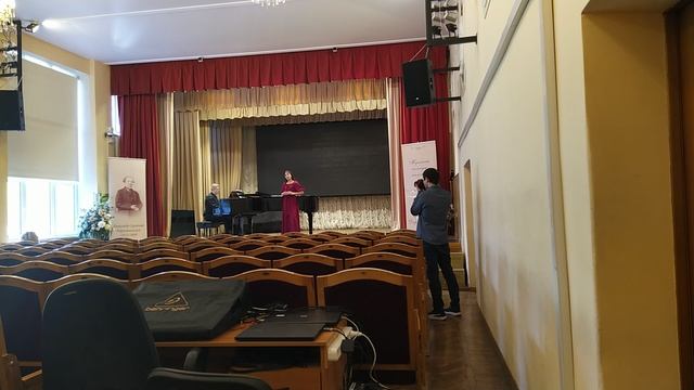Всероссийский конкурс вокалистов им. А. Даргомыжского, II тур. Поёт Алина Дарбинян.