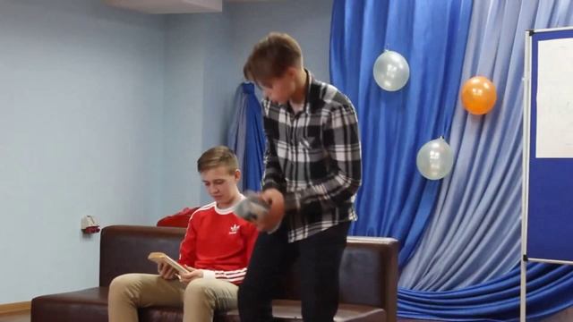 Сценка "Соврал - планшет ОТДАЛ!"