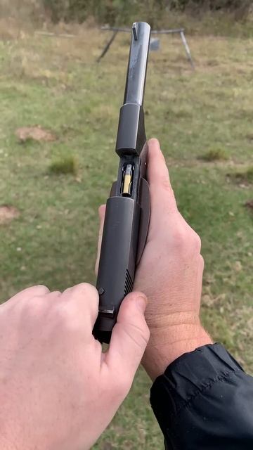 Стрельба из пистолета Colt Challeger .22 5,6 мм)