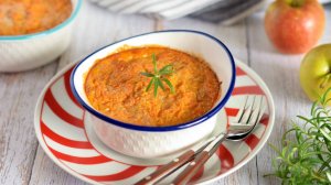 Нежная морковно-яблочная запеканка с манкой - вкусно и полезно