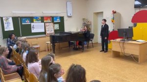 Алексей Розов (12 лет) выступление (экспромпт) перед младшей группой Центра "Радость"