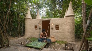 "Строим замок из глины и соломы по древней технологии! (Cob House Castle)"