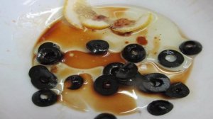 Огуречный салат с оливками и мятой