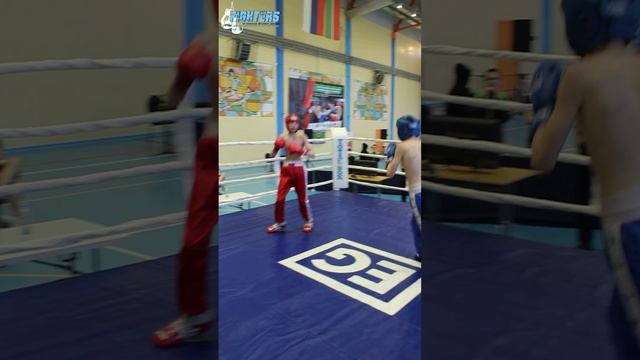 Кикбоксинг. Юниоры. Полный бой