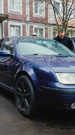 Академег купил БУ GOLF СЕДАН за 200к
