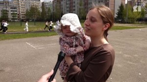 Ярославец по своей инициативе восстанавливает игровую площадку у школы №48
