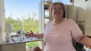 Жительница Миссури показала свой дом, оставшийся без стены после торнадо