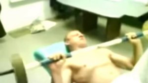 мент пернул и пожал штангу!