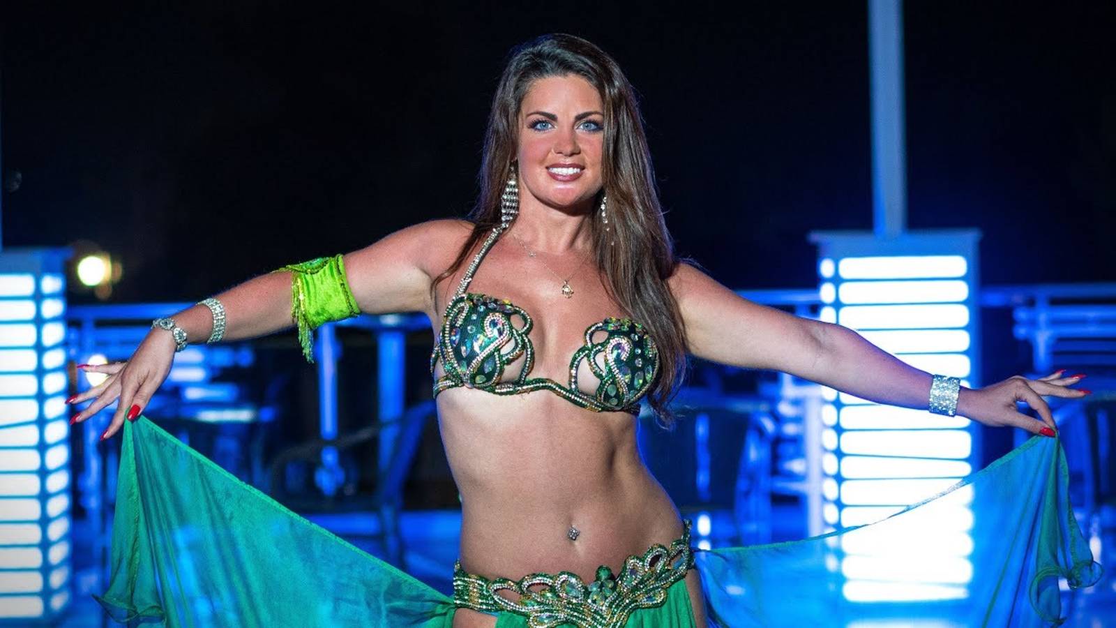 Belly dance London - Crystal Santana Dancer