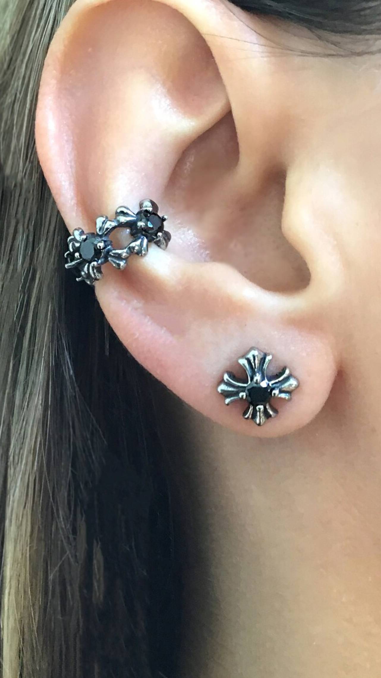Дизайнерский кафф "Чёрные цветы" от StarfallShop