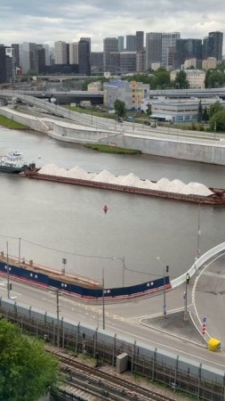 #Баржа на Москве реке