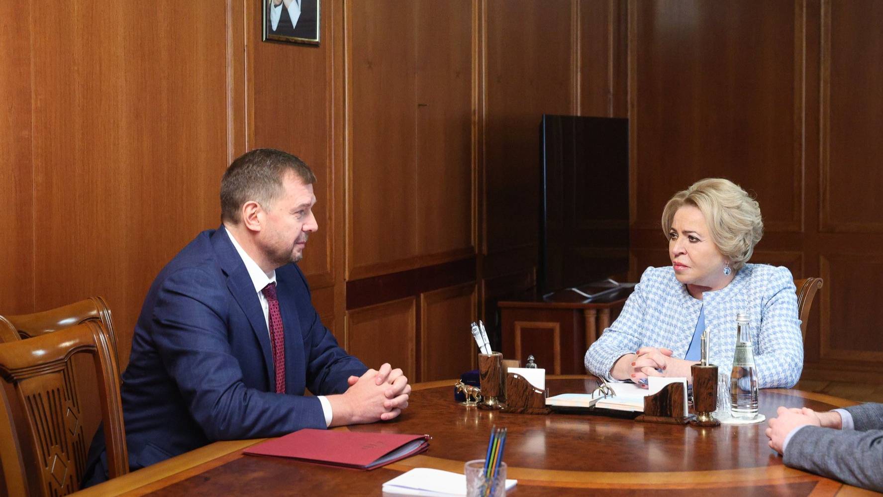Валентина Матвиенко провела встречу с Леонидом Пасечником