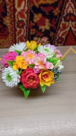 люблю дарить цветы.